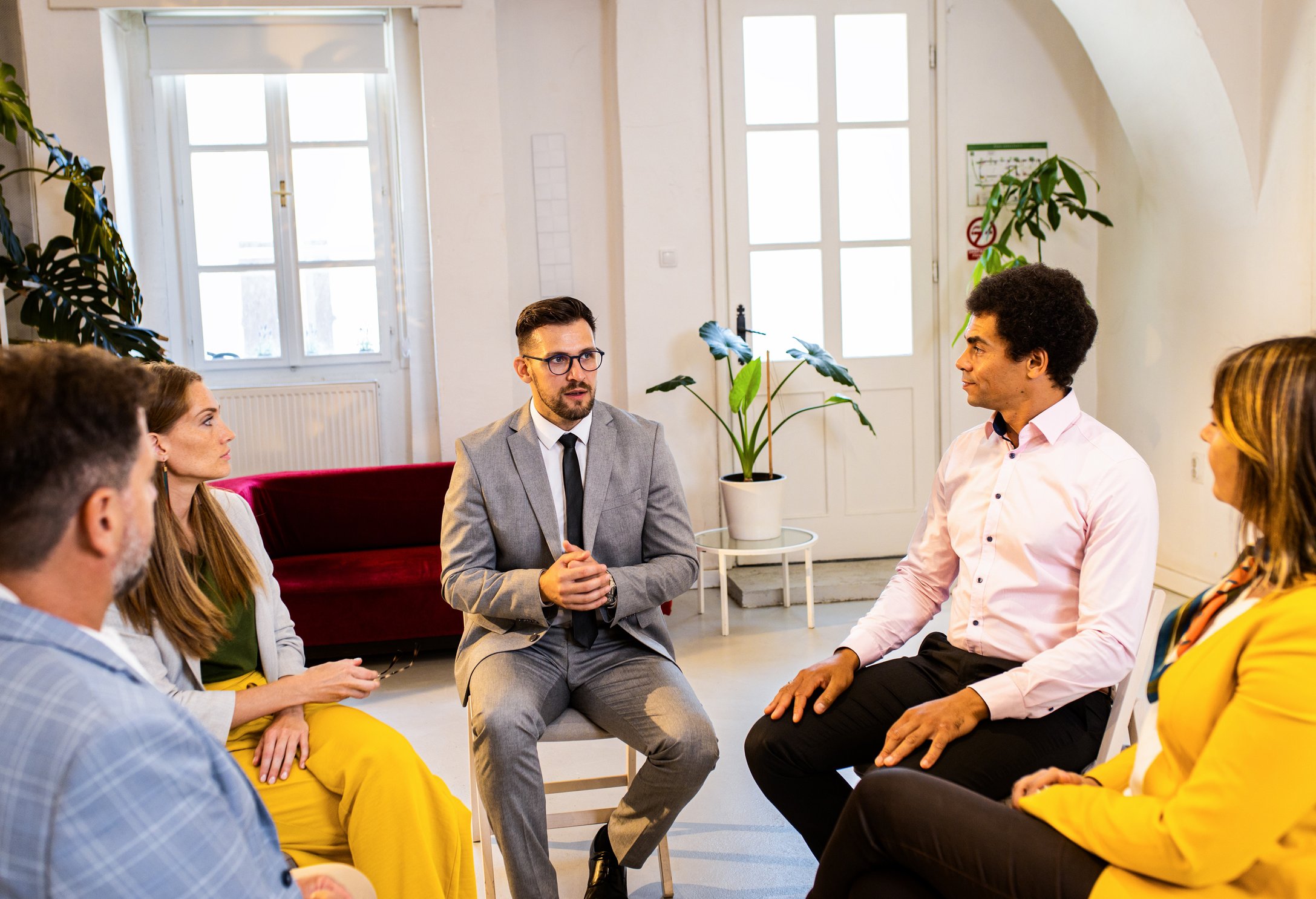 The Group Interview Guide: When and How to Conduct Them Successfully - Shiftbase